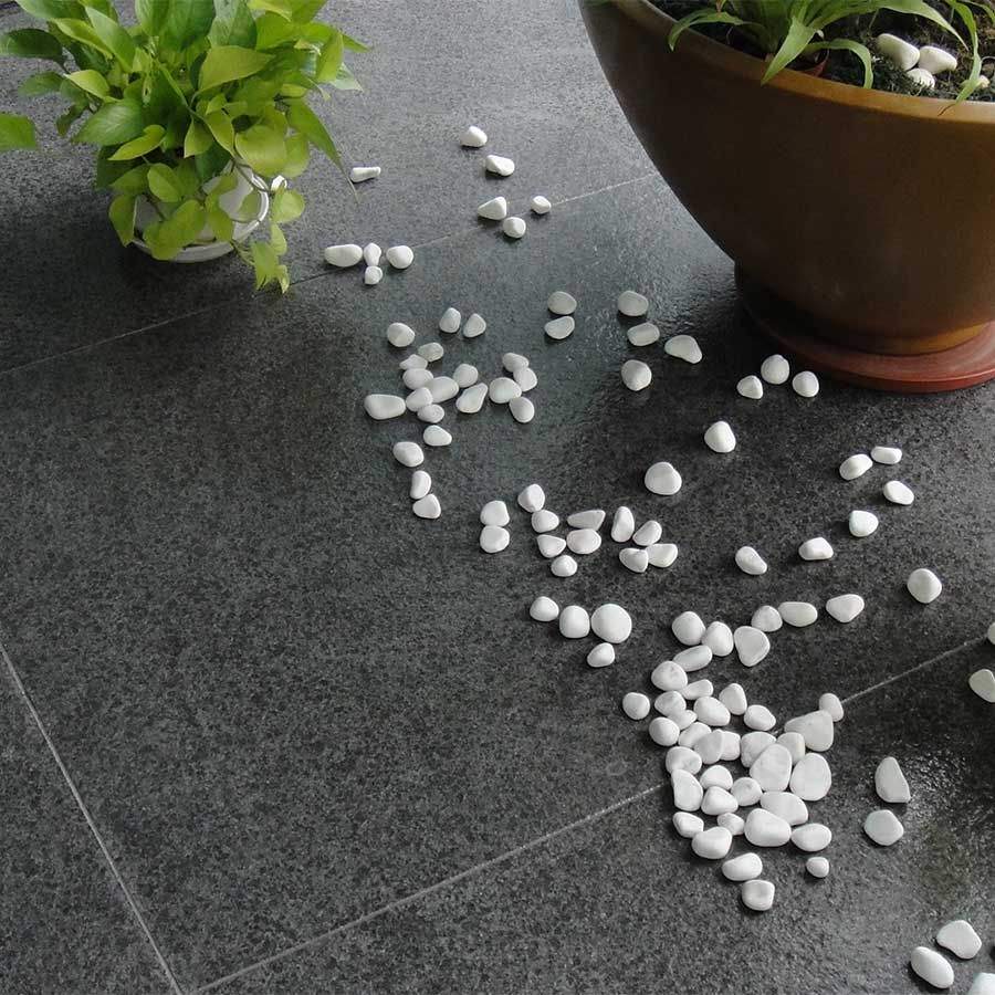 Andezit Gri - Piatra Naturală pentru Placare Alei, Terase și Fațade